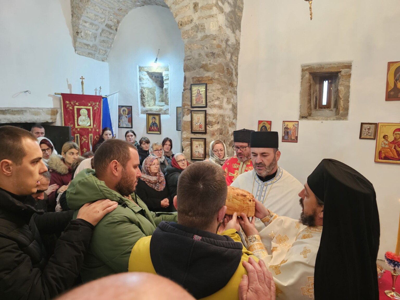 Манастир у Славковици прославио славу – Ваведење Пресвете Богородице ...